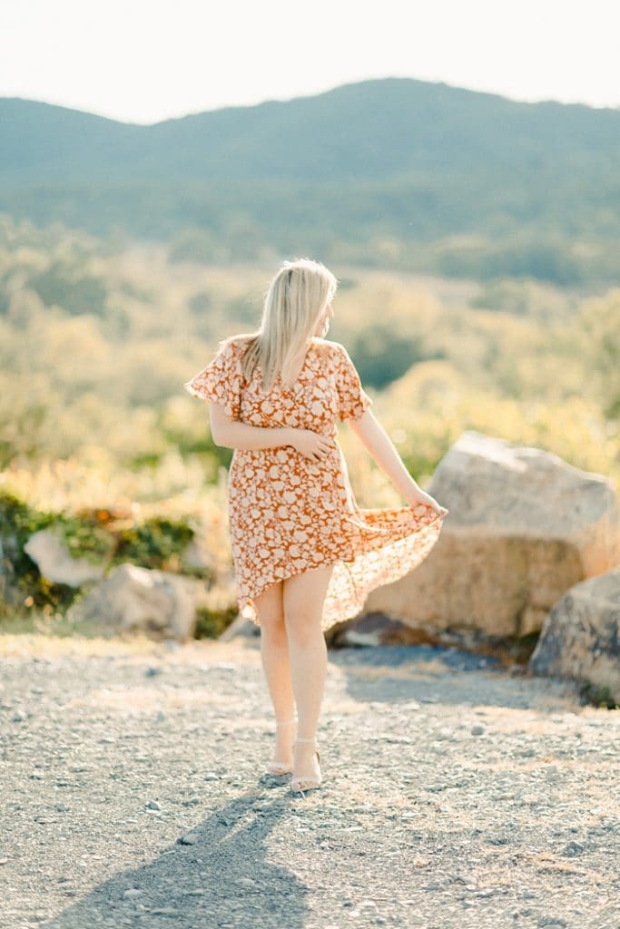 A Windy Blue Valley Vineyard Engagement Session | Jen + Shane ...